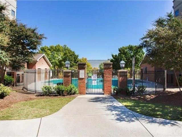 898 Oak Street SW 1307