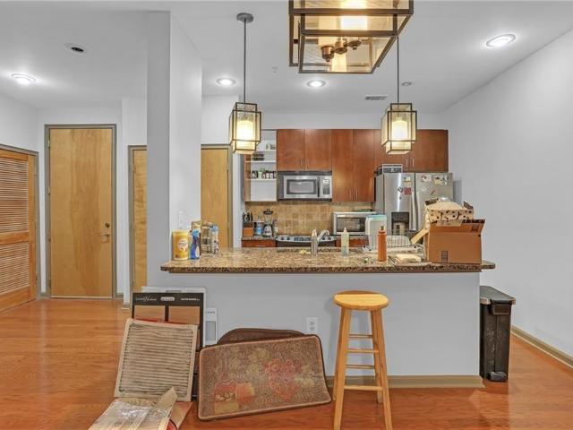 898 Oak Street SW 3227