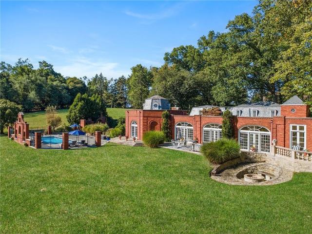 898 Persimmon Rd, Sewickley, PA 15143 | MLS #1742