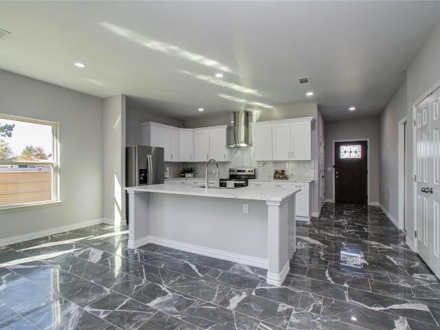 898 Road 3556