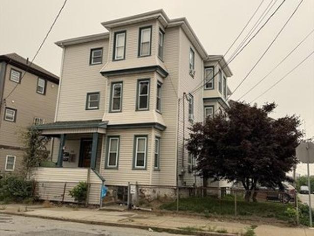898 Rodman St, Fall River, MA 02721