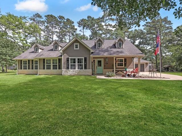 8997 Hickory Rd, Plantersville, TX 77363