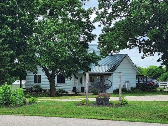 8999 Centerville Rd, Capron, IL 61012