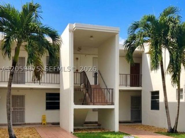 8990 SW 24th St Apt 19, Miami, FL 33165