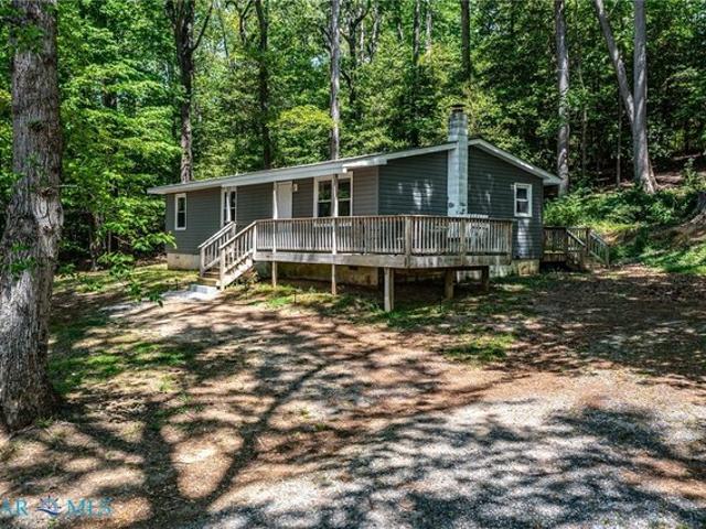 8993 River Rd, Lancaster, VA 22503
