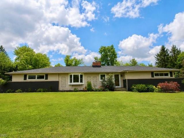 8993 Wilson Mills Rd, Chesterland, OH 44026