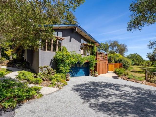 899 Calabasas Rd, Watsonville, CA 95076