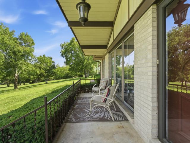 899 Carters Creek Pike