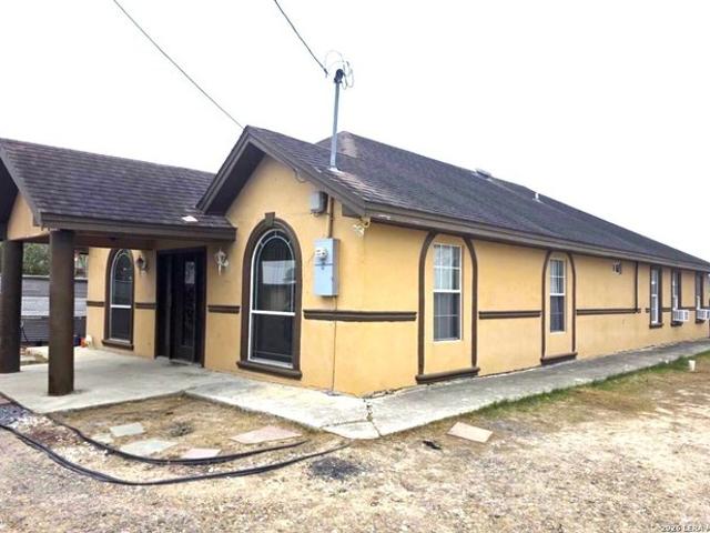 899 Austin Rd, Roma, TX 78584