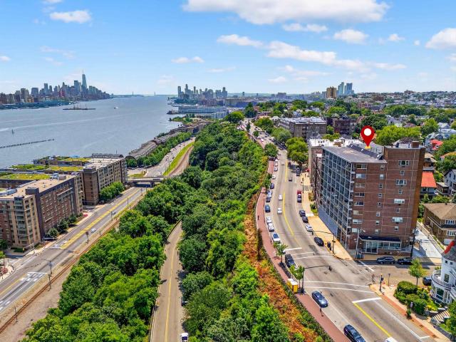899 Blvd East # 4O