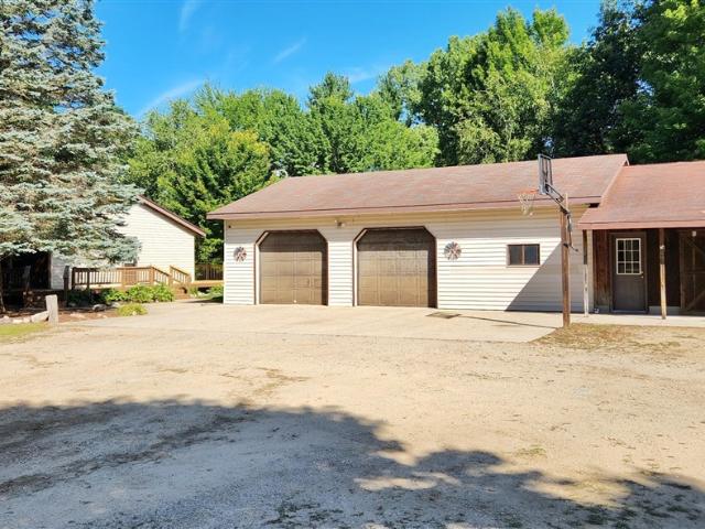 899 E 8th Street