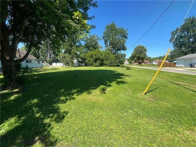 899 E Cherry St, Marshall, IL 62441