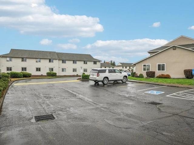 899 E Main St, Molalla, OR 97038
