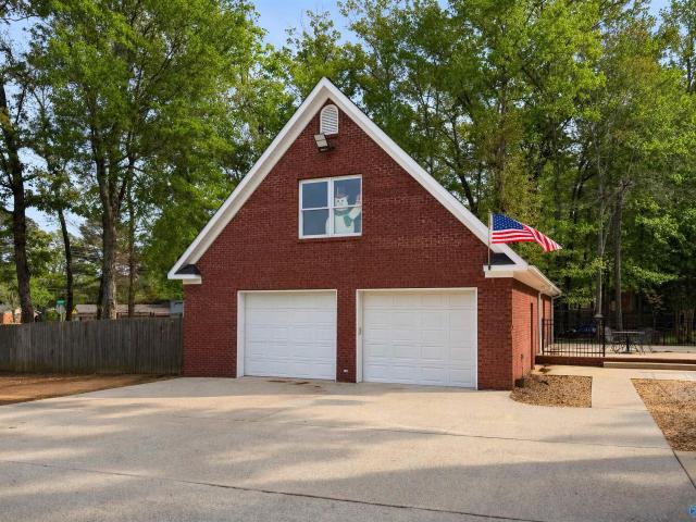 899 Jessie Drive SW