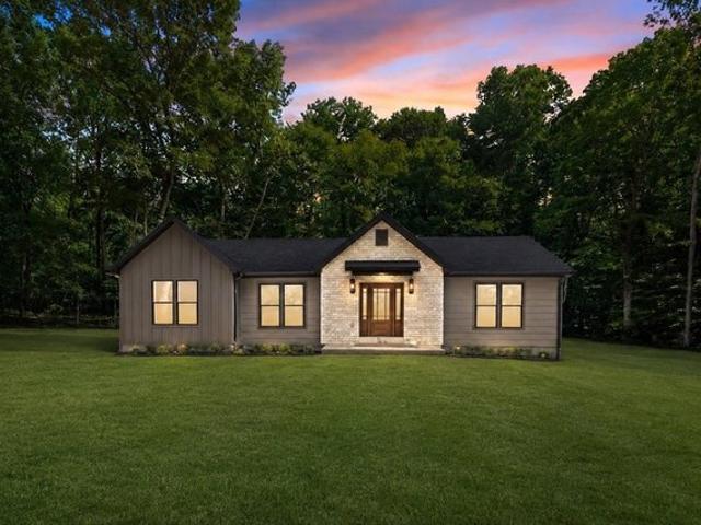 899 Little Leatherwood Rd, Vanleer, TN 37181