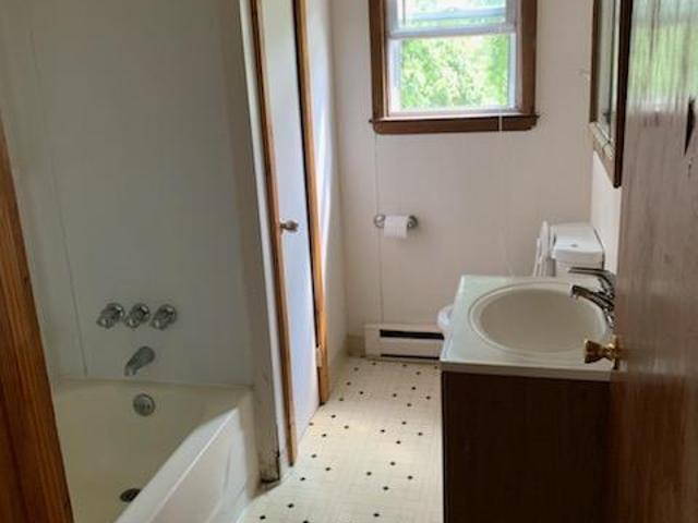 899 n 3rd street # b upstairs