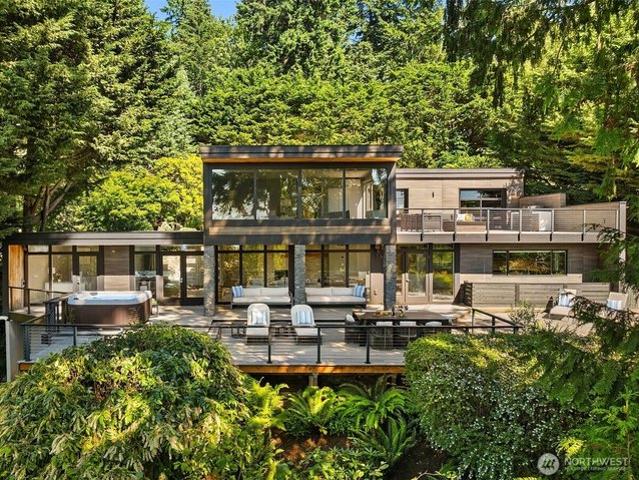 899 NW Elford Dr, Seattle, WA 98177