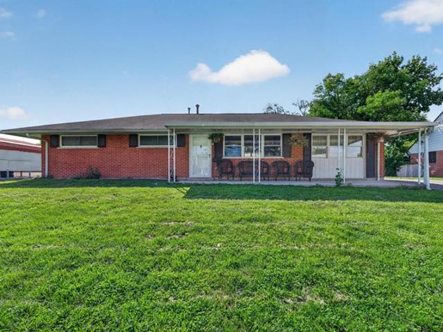 899 Stephen Dr W, Columbus, OH 43204