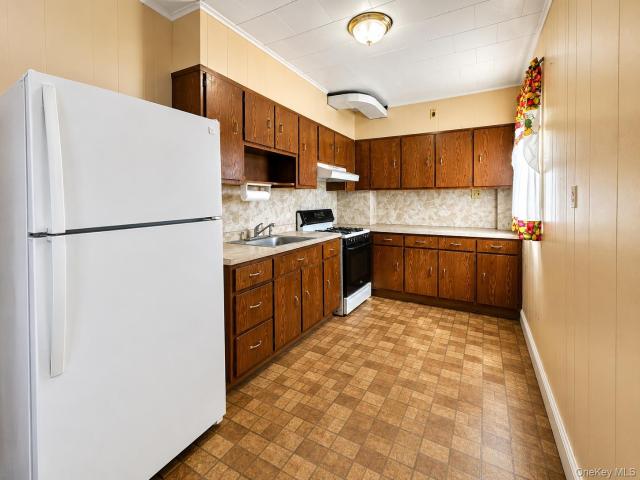89 46 th Street
