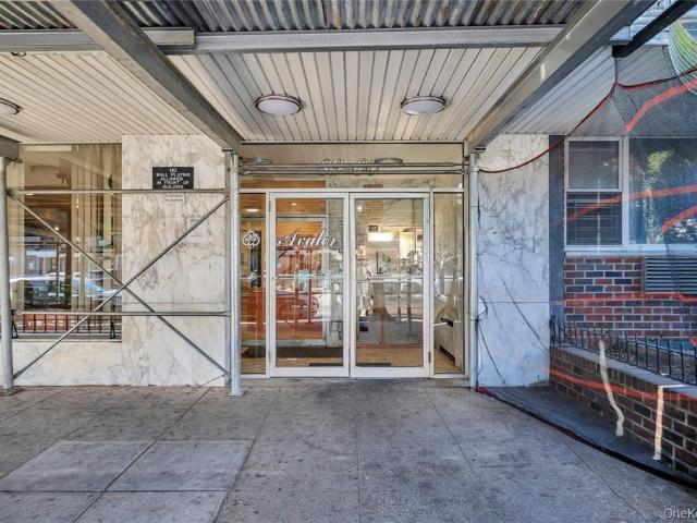 89 00 th Street 10M