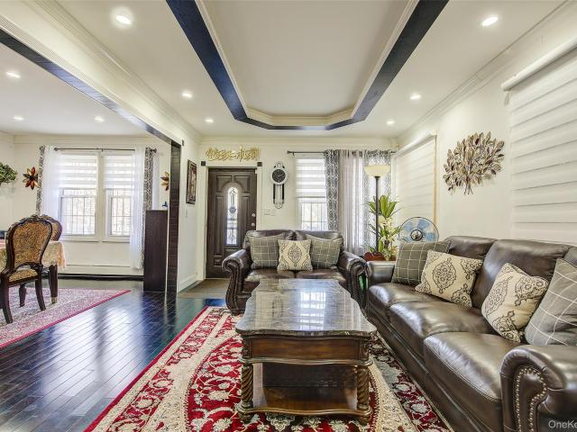 89 06 th Street