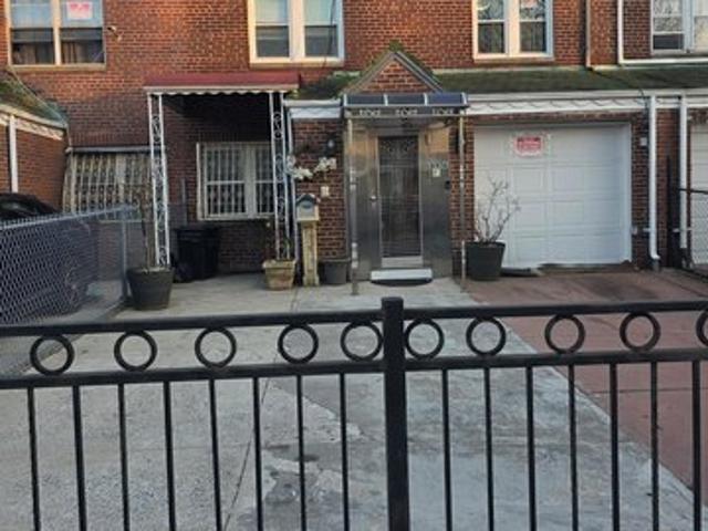 89 16 91st Ave, Woodhaven, NY 11421