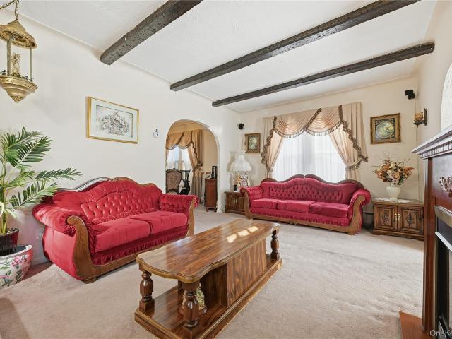89 18 th Street | Compass