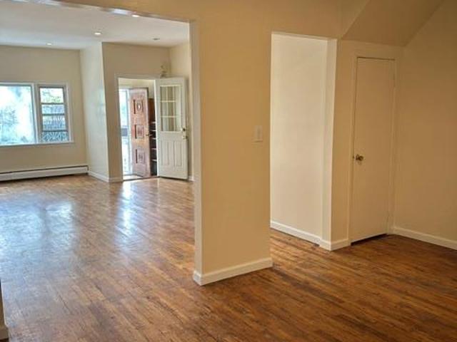 89 33 96th Street