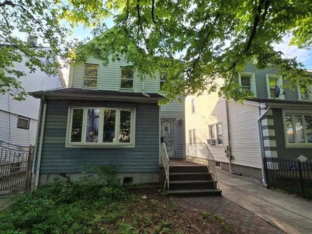 89 35 th St, Bellerose, NY 11426