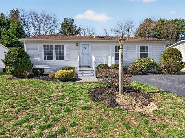 89 Trailwood Dr, Bridgewater, MA 02324