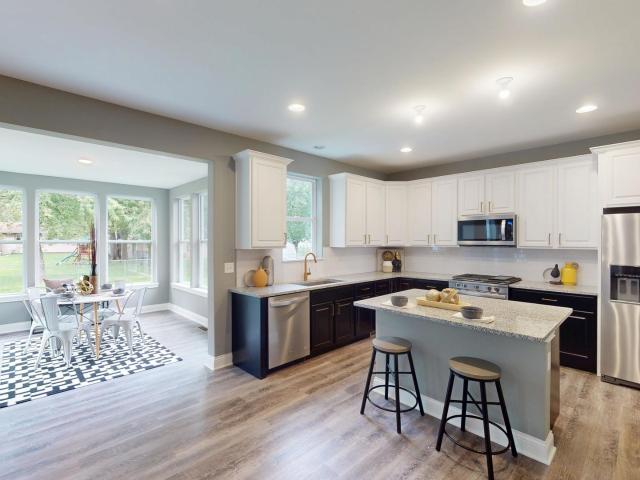 89 W Paw Avenue