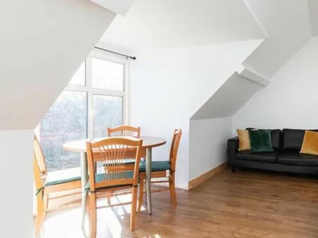 89 Walm Lane, London, NW2 4QG, United Kingdom | 3 bed apartment for rent #167884362 | Rentberry