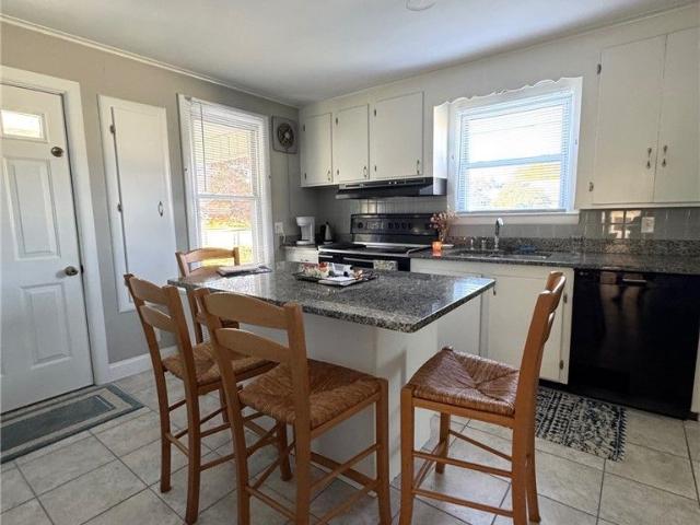 89 Wells Street, Westerly, US, RI