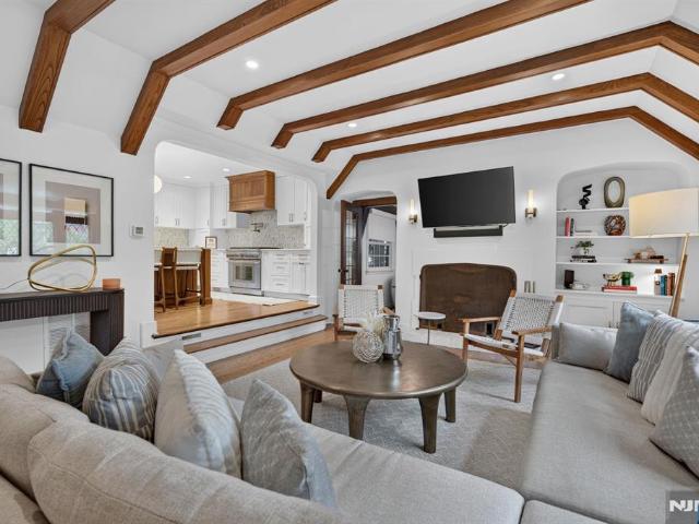 89 Whitney Road