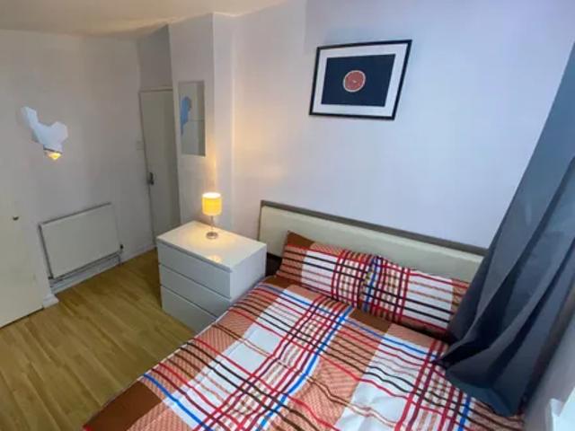 89 Alpha Grove, Millwall, London, E14 8PQ, United Kingdom | 6 bed house for rent #165415925 | Rentberry