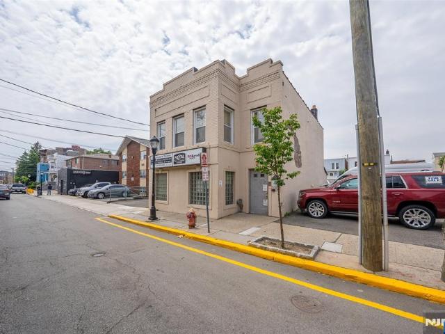 89 Anderson Avenue