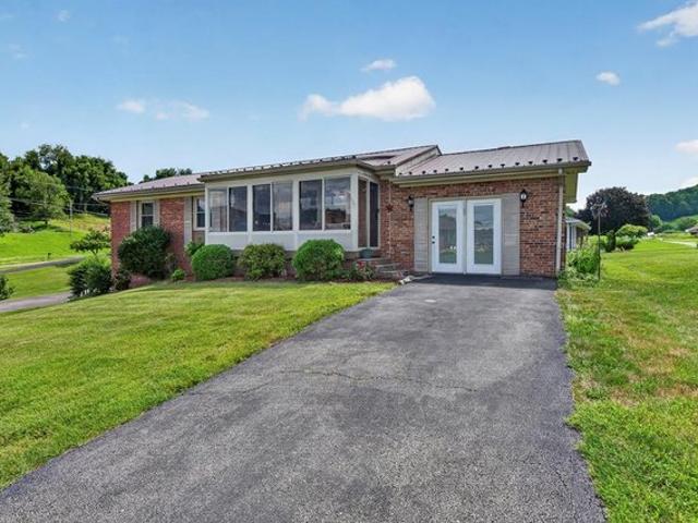 89 Arch Barrett Dr, Rosedale, VA 24280