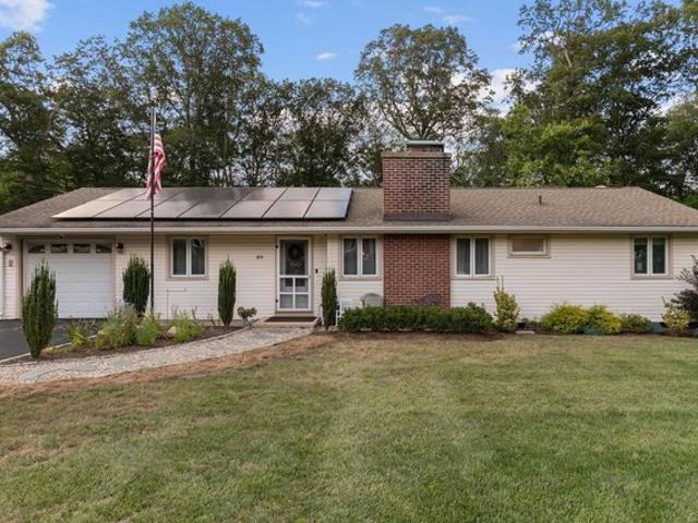 89 Bear Path Rd, Hamden, CT 06514