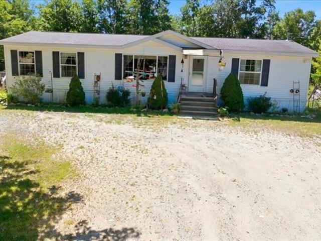 89 Boothby Rd, Livermore, ME 04253