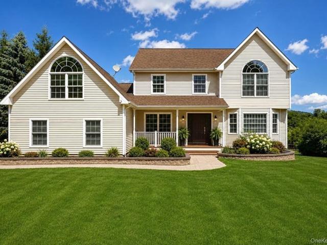 89 Brookside Ln, Lagrangeville, NY 12540