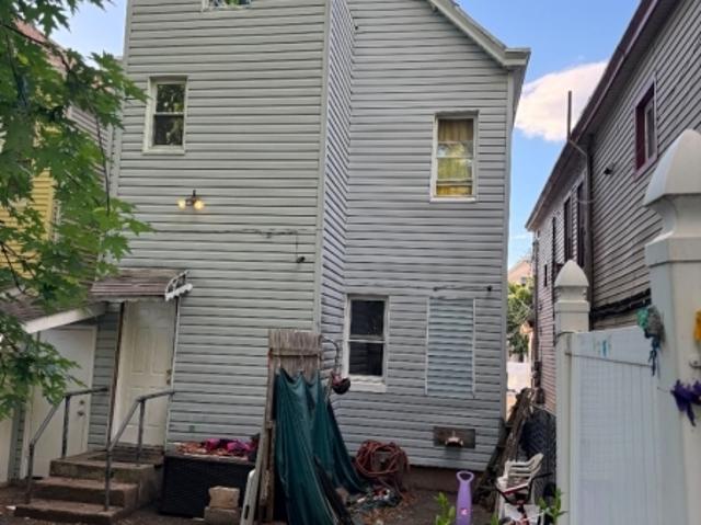 89 Burgess Pl