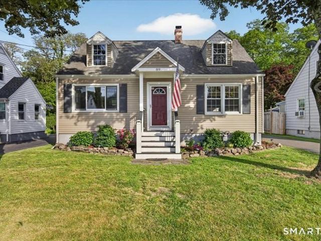 89 Burr St, East Haven, CT 06512