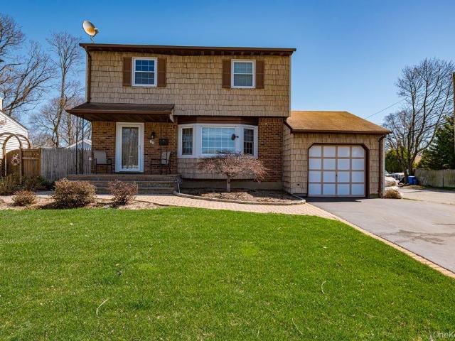 89 Cheltenham Rd, West Babylon, NY 11704 | MLS #987322 | Compass