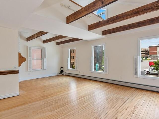89 College St Unit A2, Burlington, VT 05401