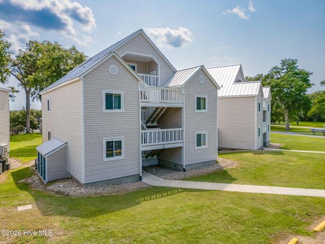 89 Country Club Drive # Apt B1