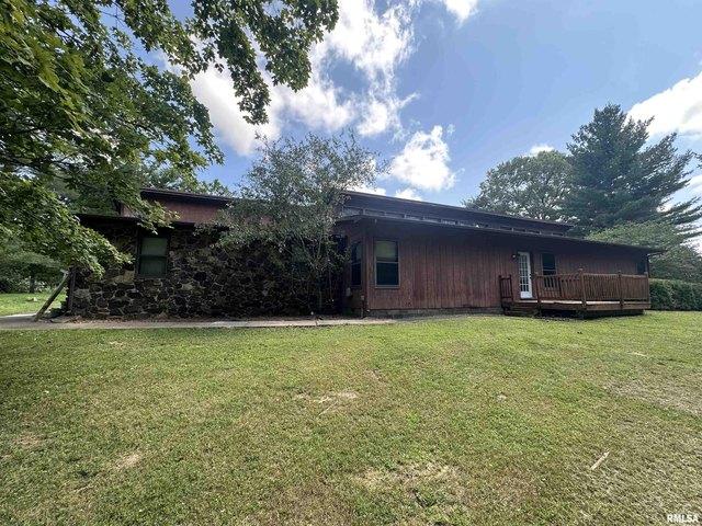 89 Dogwood Rd, Murphysboro, IL 62966