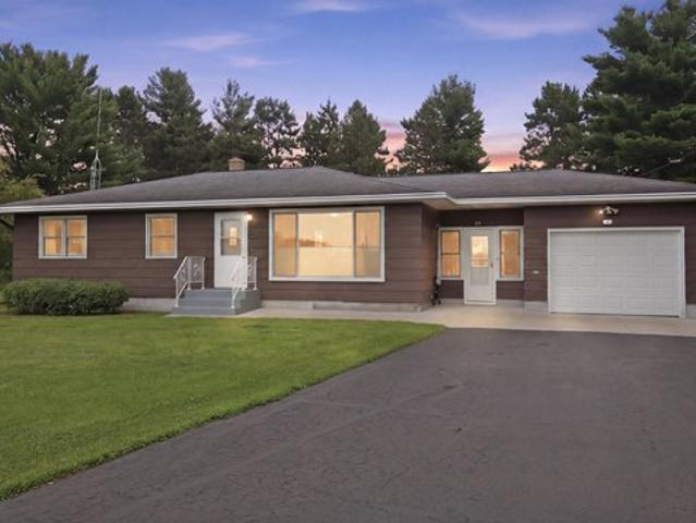 89 East St, Boyceville, WI 54725