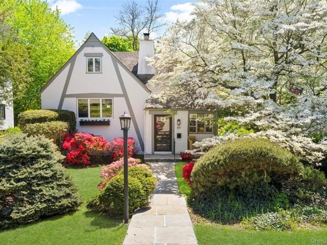 89 Edgewood Ave, Larchmont, NY 10538