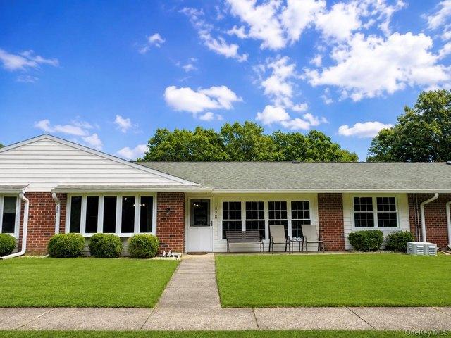 89 Enfield Ct Unit B, Ridge, NY 11961