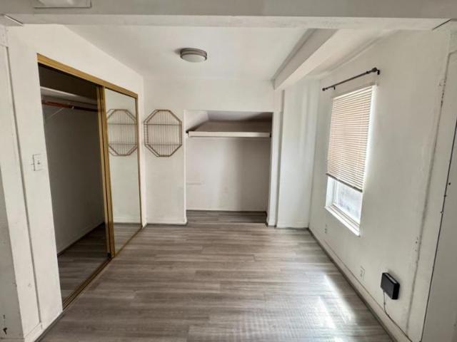 89 Farallones Street
